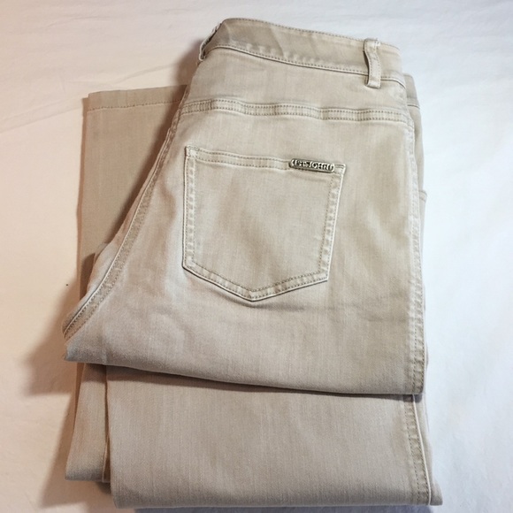 St. John | Jeans | St John Cream Colored Jeanssize 4 Soft Pretty | Poshmark